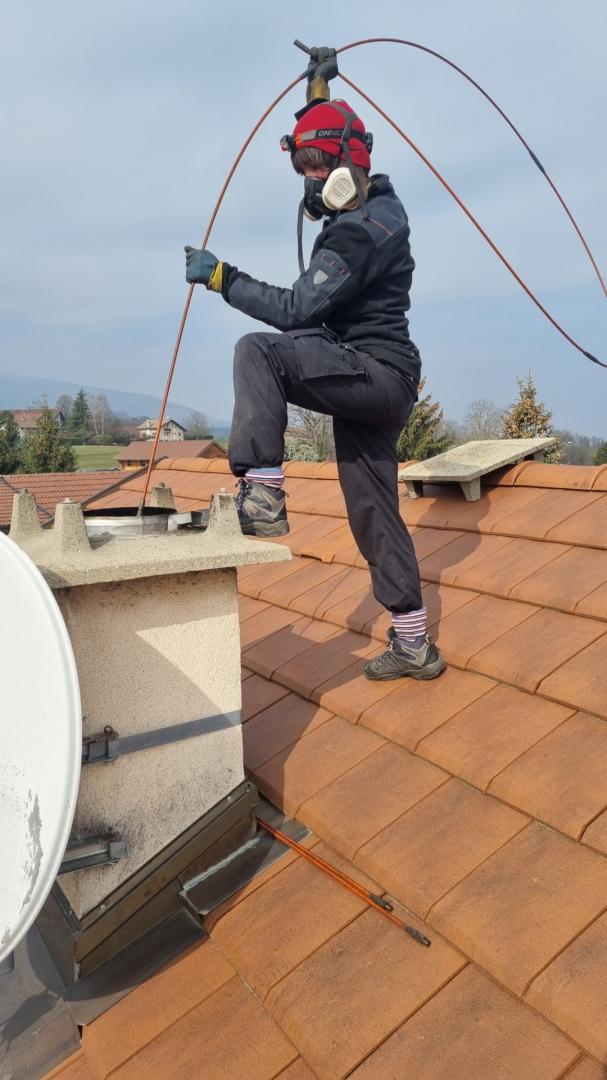 Célé Ramonage – Ramoneuse qualifiée et passionnée – – Ramoneuse ...